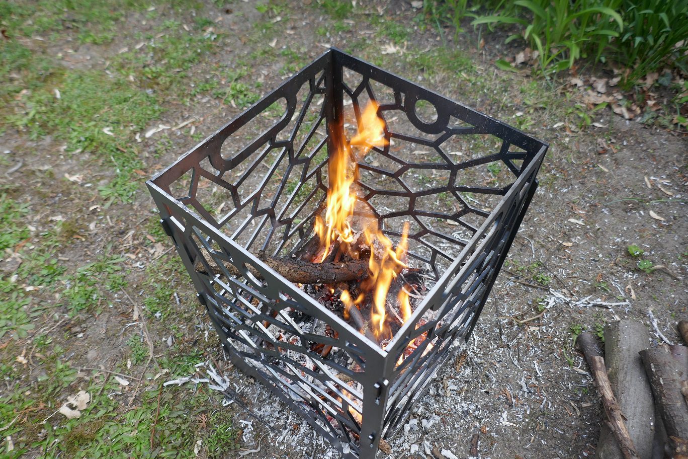 Feuerkorb aus Laserteilen – teknow